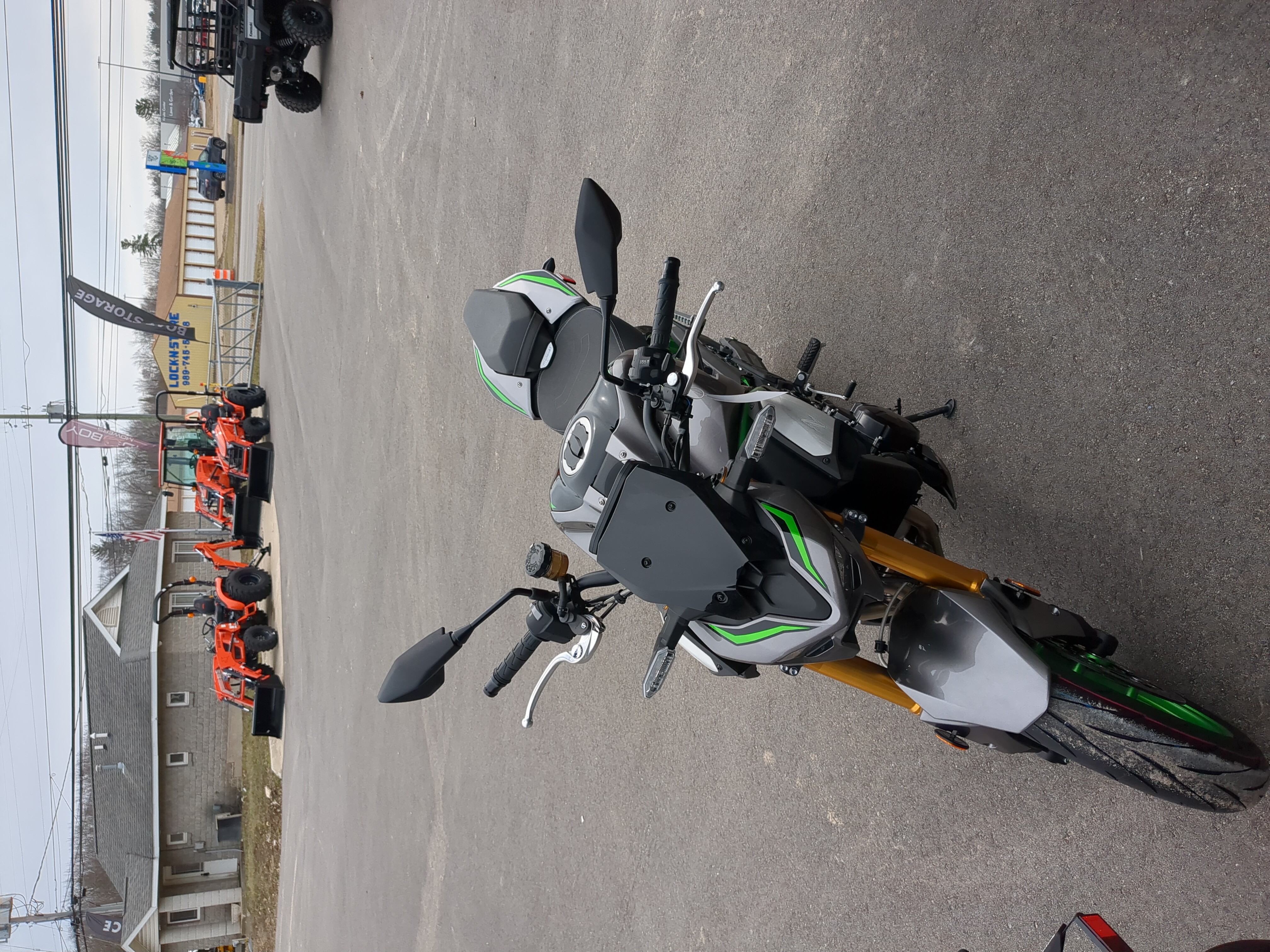 2025-Kawasaki-Z900-SE-ABS-Metallic-Matte-Graphite-Gray/Ebony/Metallic ...